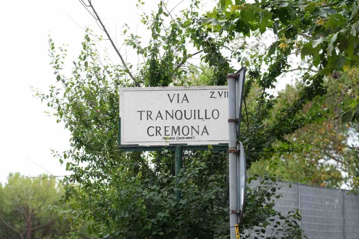 Bomba carta a Tor Sapienza: danni a auto e palazzo